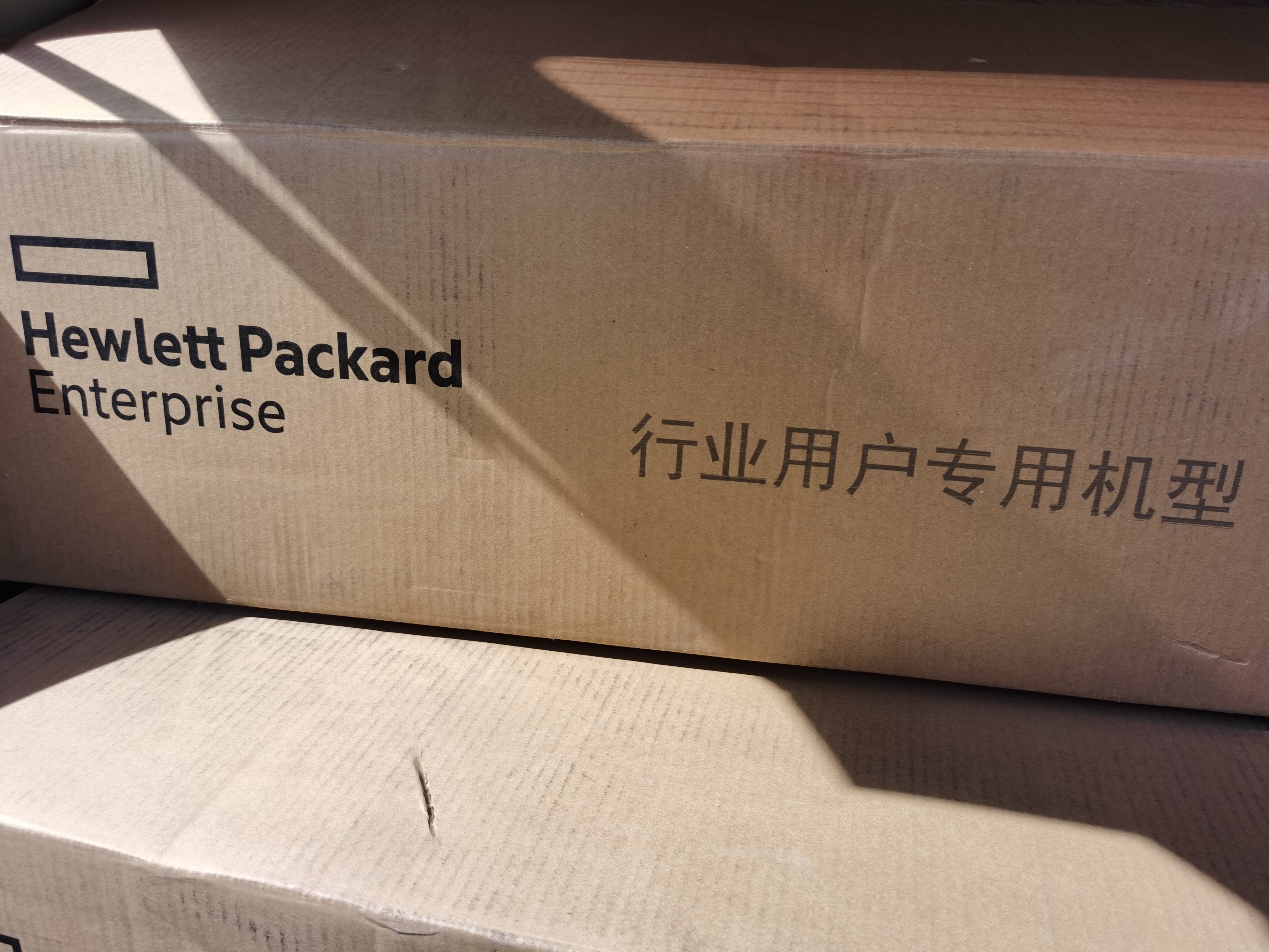 请问HP DL380和HP DL388同样配置的机器有什么主要区别-惠普-ZOL问答